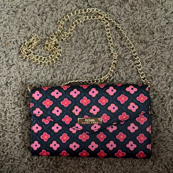 Trina Turk | Bags | Trina Turk Flower Chain Wallet | Poshmark